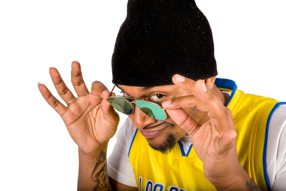 Nego Di lança DVD “As Aventuras de Nego Di” no Teatro da Amrigs – No Palco